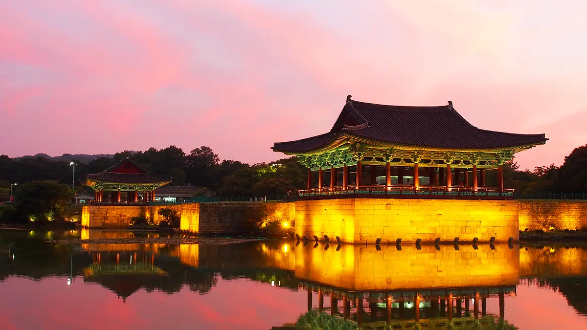 "APEC 끝나고 더 뜨겁다"... 트럼프·백악관 대변인이 다녀간 VIP 여행 코스 - 여행을말하다